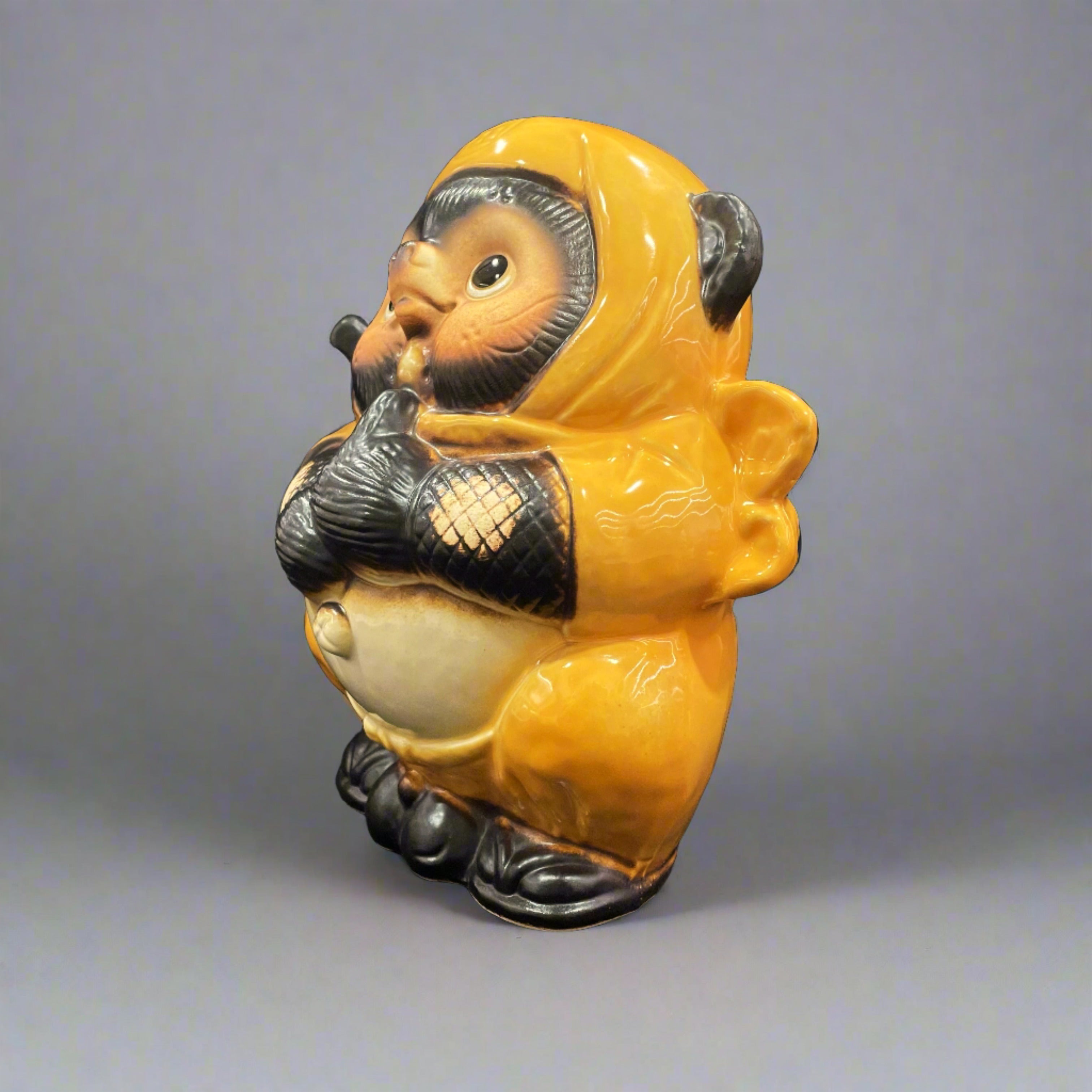 Shigaraki-ware Ninja Tanuki Statue Large - Yellow – Kakumei