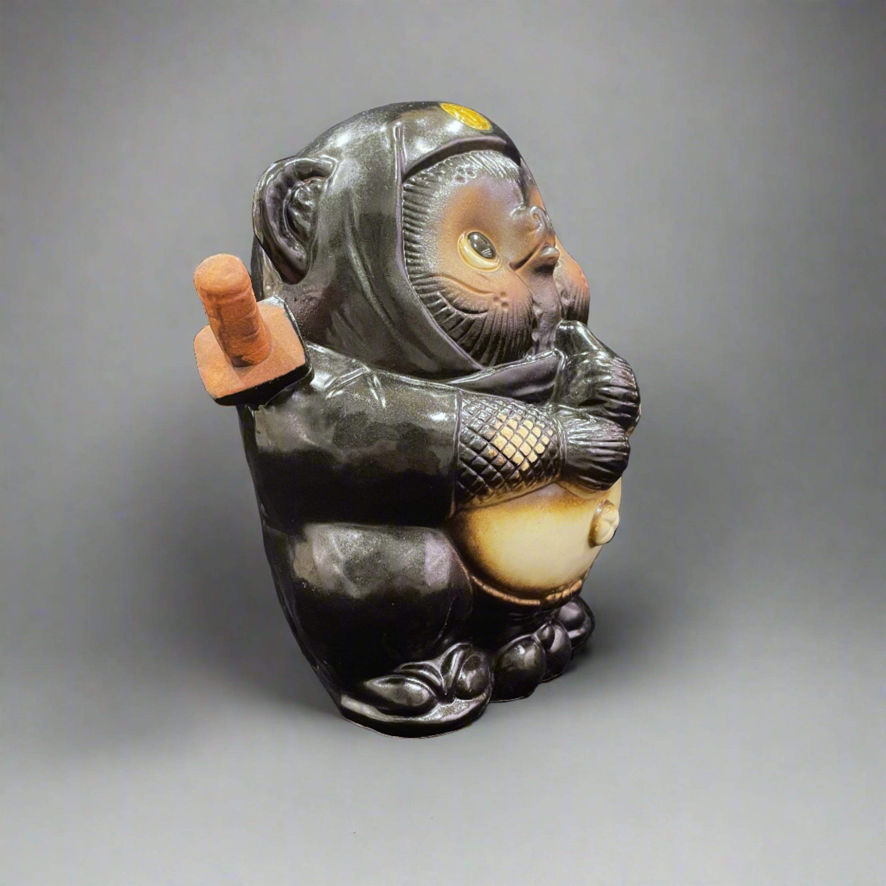 Shigaraki-ware Ninja Tanuki Statue Small - Black – Kakumei