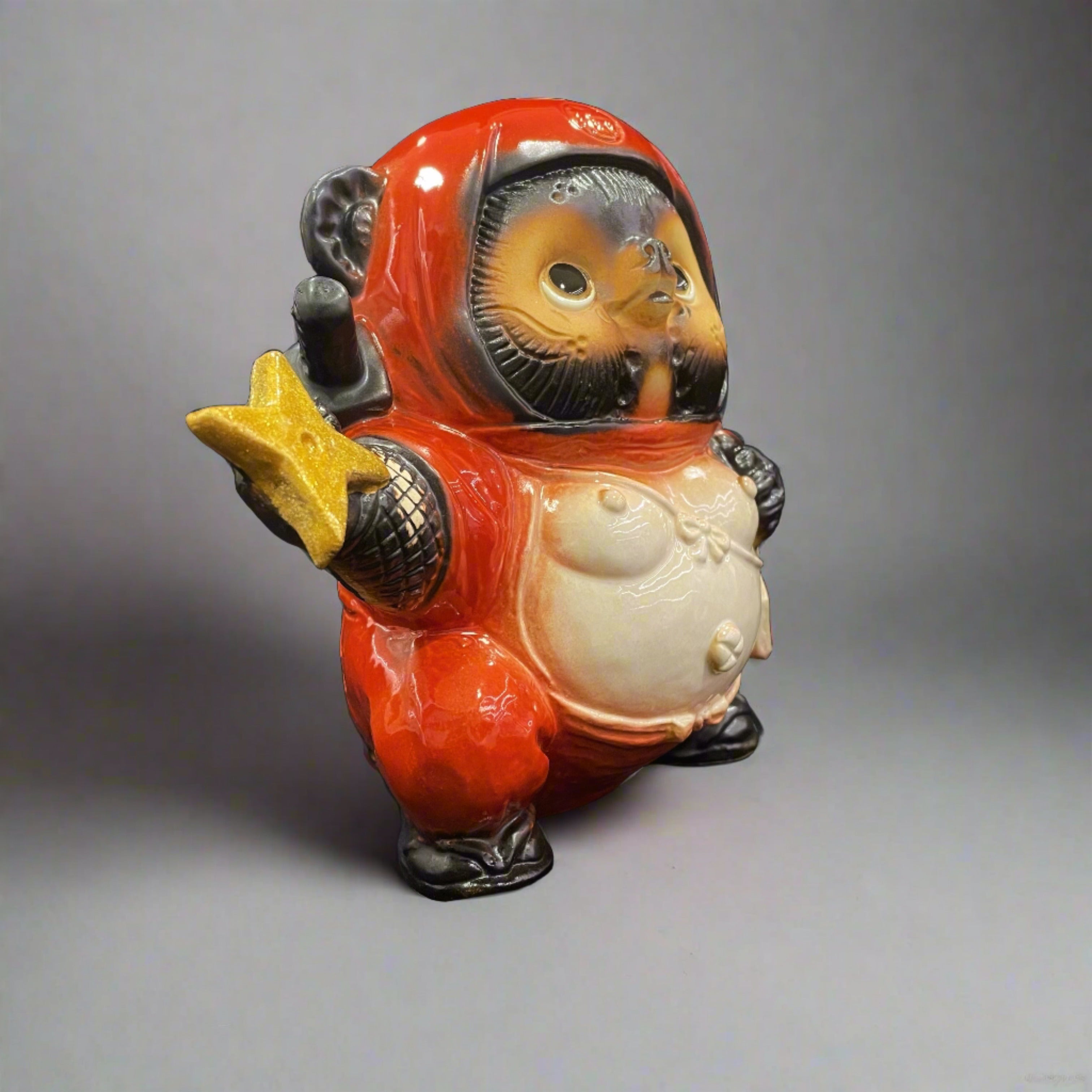 Shigaraki-ware Ninja Tanuki Statue Small - Red – Kakumei