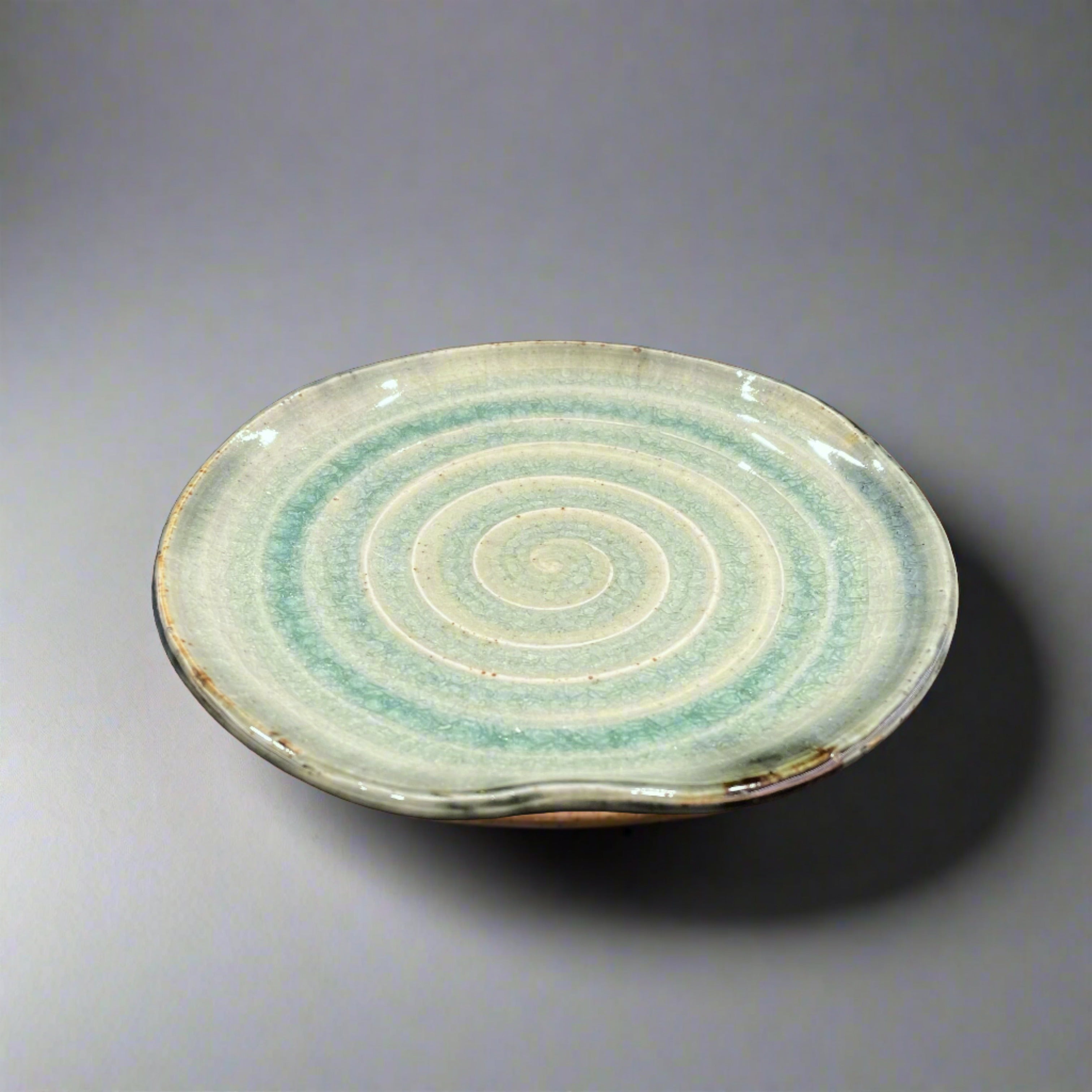 Kakunaka Ash Glazed Round Plate – Kakumei